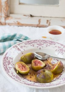 Honey Poached Figs - Pretty. Simple. Sweet.