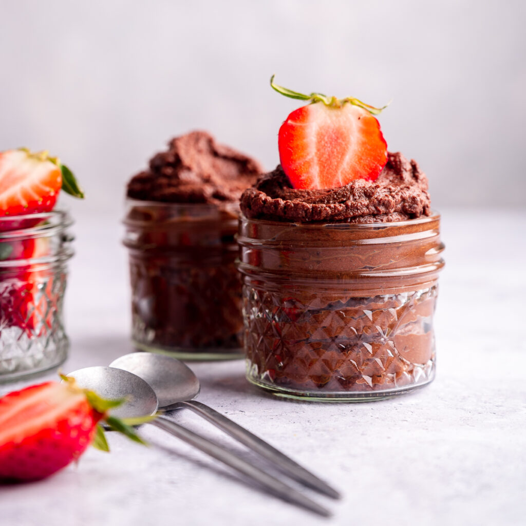 Eggless Chocolate Mousse | Pretty. Simple. Sweet.