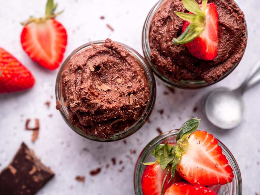 Eggless Chocolate Mousse | Pretty. Simple. Sweet.