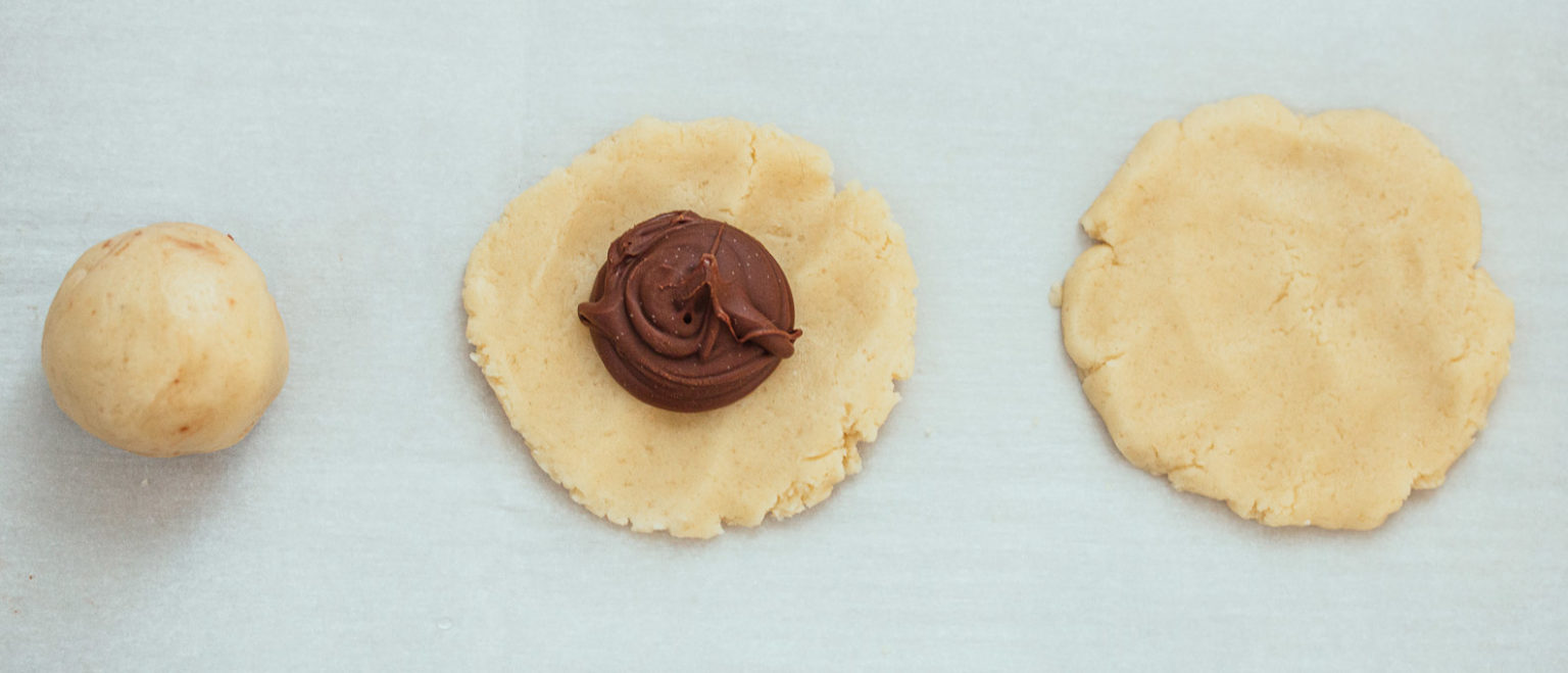 Amazing Nutella Stuffed Cookies - Pretty. Simple. Sweet.