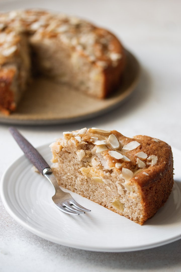 Easy Apple Cake (That Tastes Amazing!) - Pretty. Simple. Sweet.