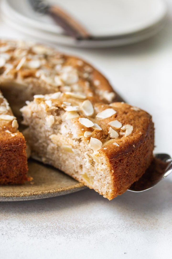 Easy Apple Cake (That Tastes Amazing!) - Pretty. Simple. Sweet.