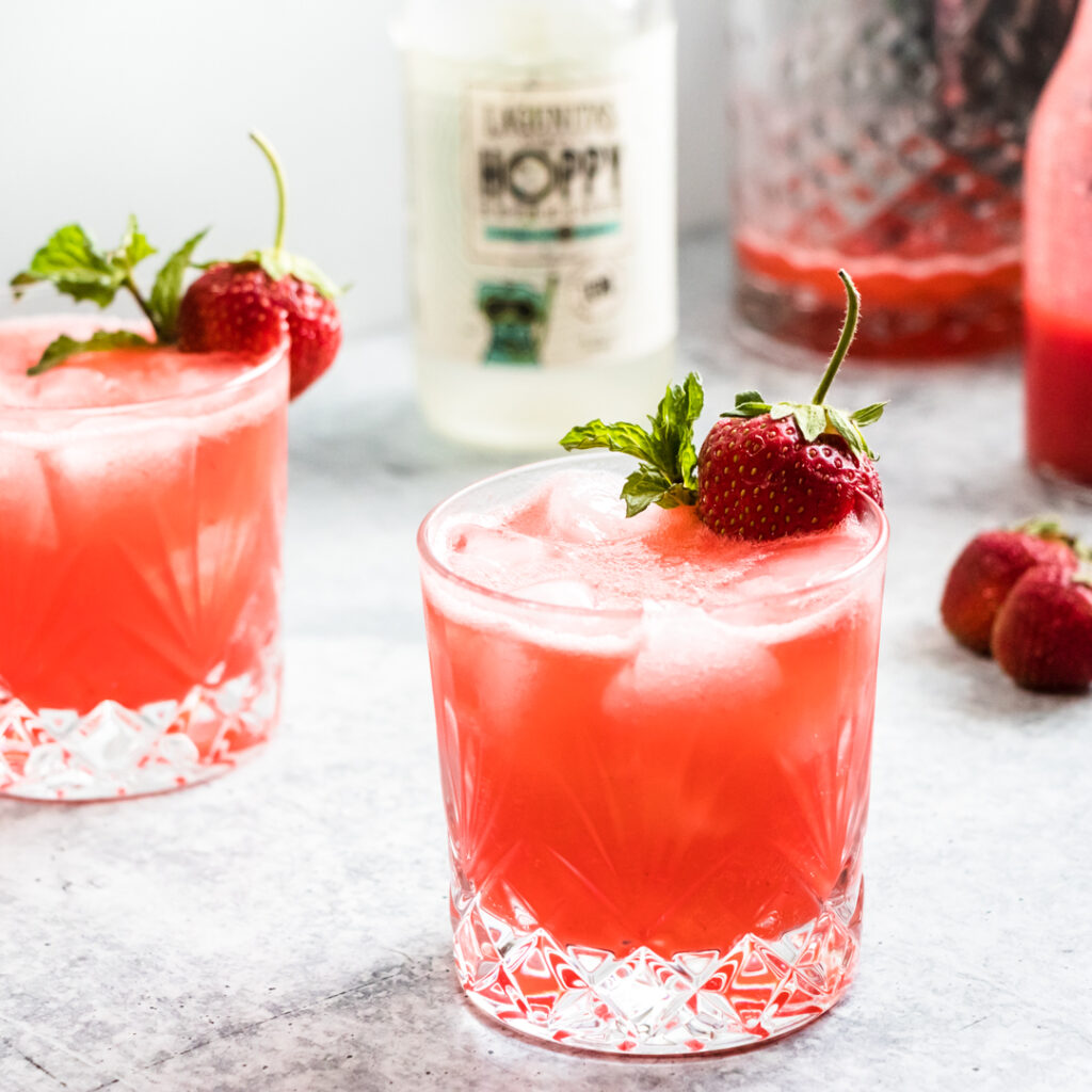 Strawberry Gin Refresher - Pretty. Simple. Sweet.