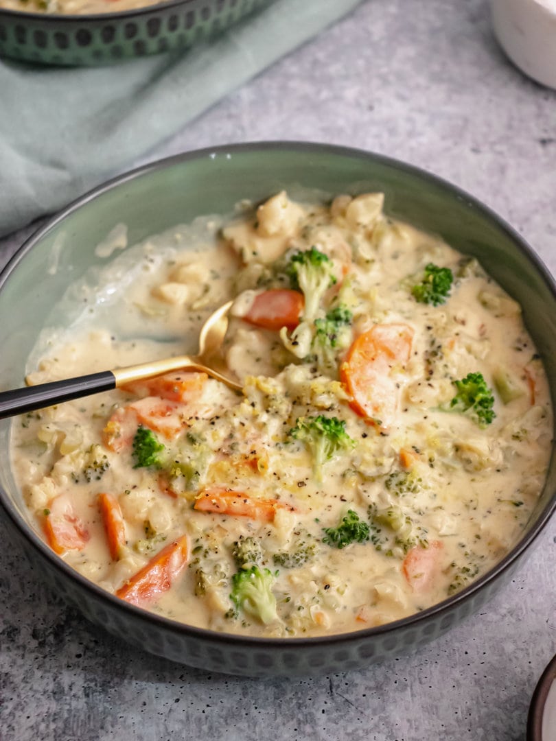 Creamy Cheddar Broccoli Cauliflower Soup - Pretty. Simple. Sweet.