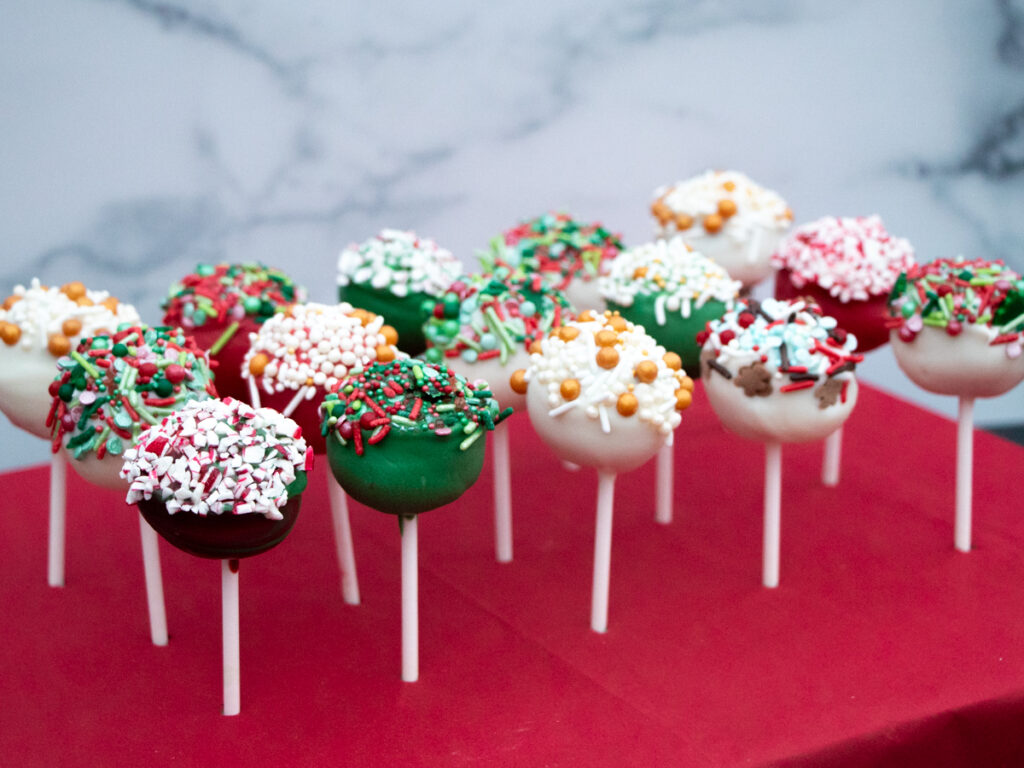 Gingerbread Cake Pops - Pretty. Simple. Sweet.