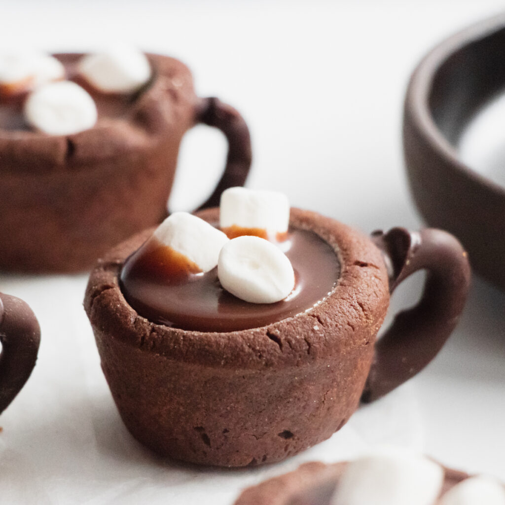 Hot Cocoa Cookie Cups - Pretty. Simple. Sweet.