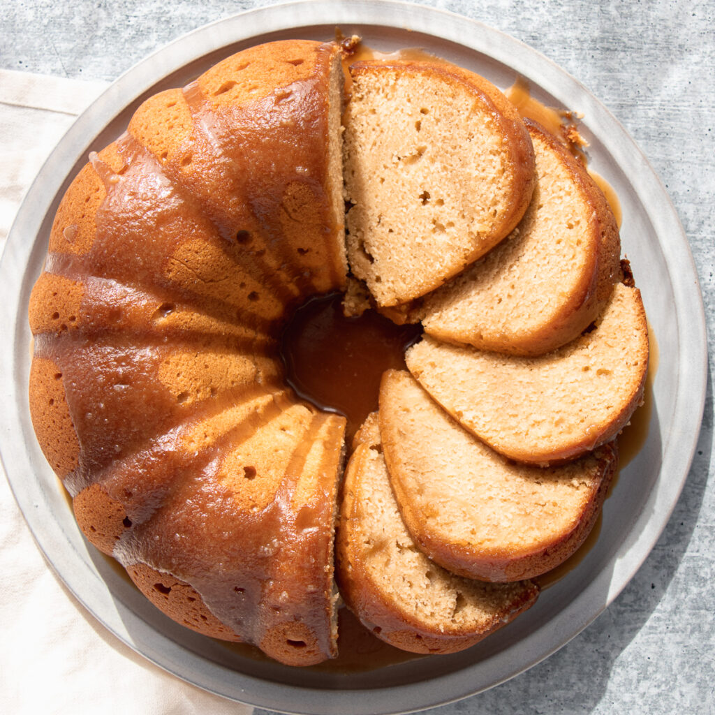 Irish Cream Pound Cake (Cold Oven) - Pretty. Simple. Sweet.