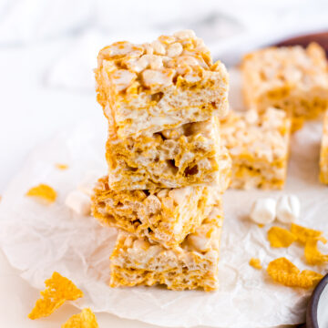 Cornflake Marshmallow Treats - Pretty. Simple. Sweet.