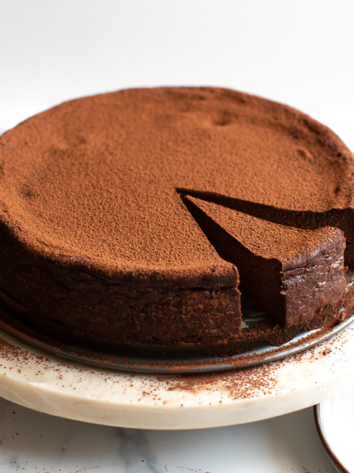 Decadent Flourless Chocolate Torte - Pretty. Simple. Sweet.