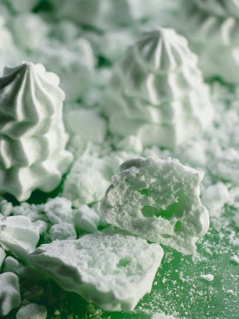 Mint Meringues made with Creme de Menthe - Pretty. Simple. Sweet.